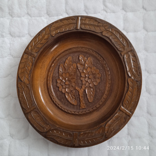 Drveni ukrasni tanjir