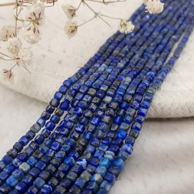 Lapis Lazuli Kockasta Niska 2mm #PF070