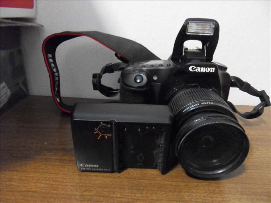 Odlican DSLR Canon 30D, komplet po povoljnoj ceni!