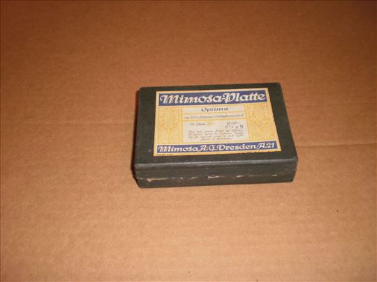 Starinska kutija za fotofilm Mimosa DDR