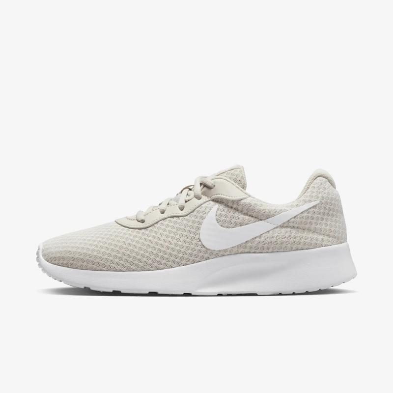 Nike Tanjun