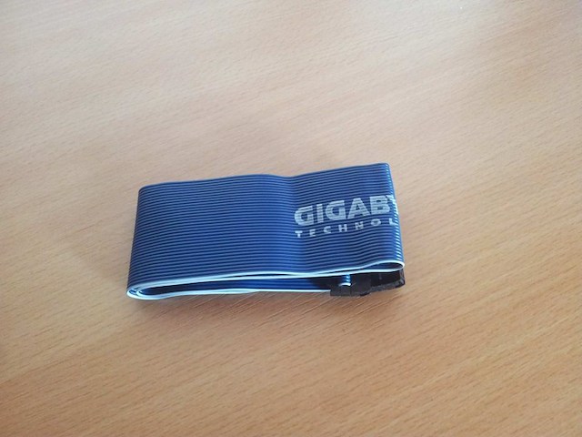 Floppy kabl NOV originalni gigabyte flopi kabel 3.5 fdd