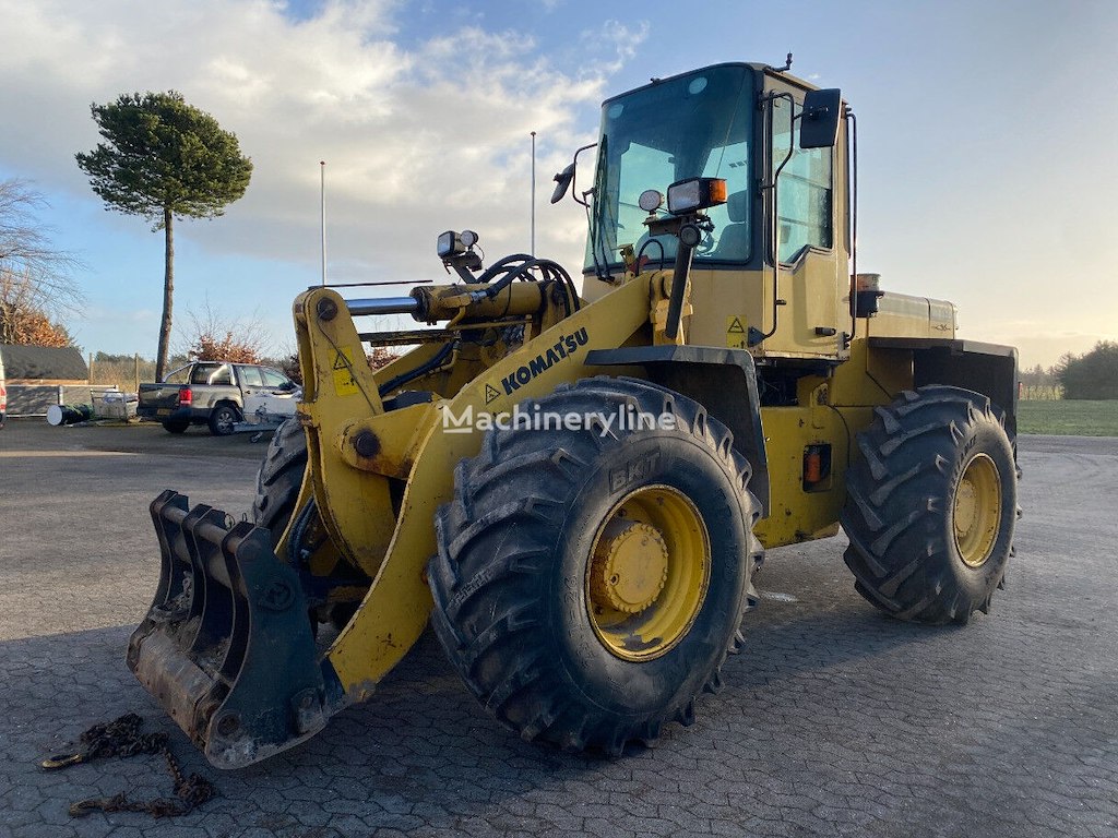 Komatsu WA270 prednji utovarivač