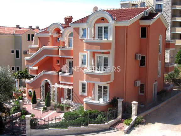 PRODAJE SE MINI HOTEL sa hotelsko apartmanskim smestajem - Petrovac, Crna Gora
