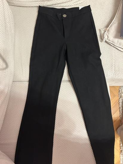 Zara crne pantalone