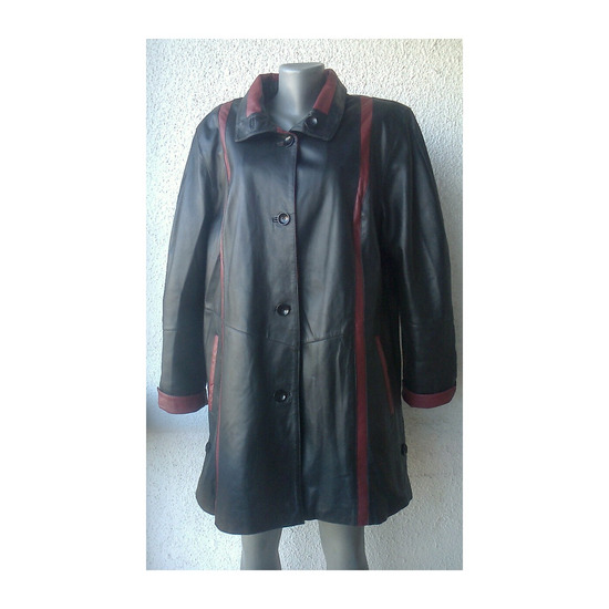 crna kožna jakna sa crvenim delovima br 46 ili 48
