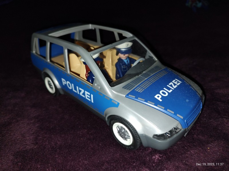 Playmobile Policijski auto sa policajcima