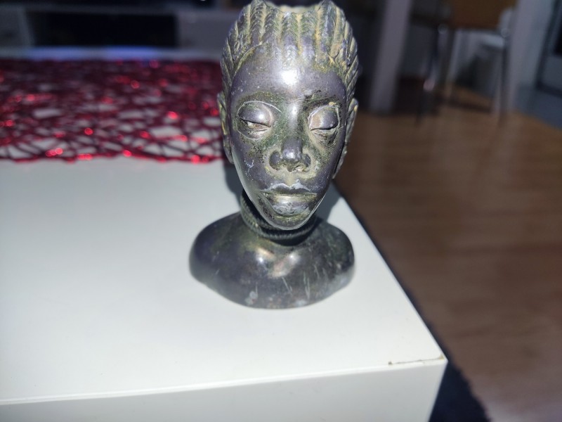 Statua glava Afrička zena
