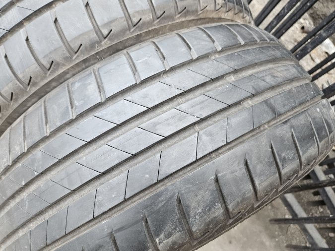 225/45 R18 Bridgestone