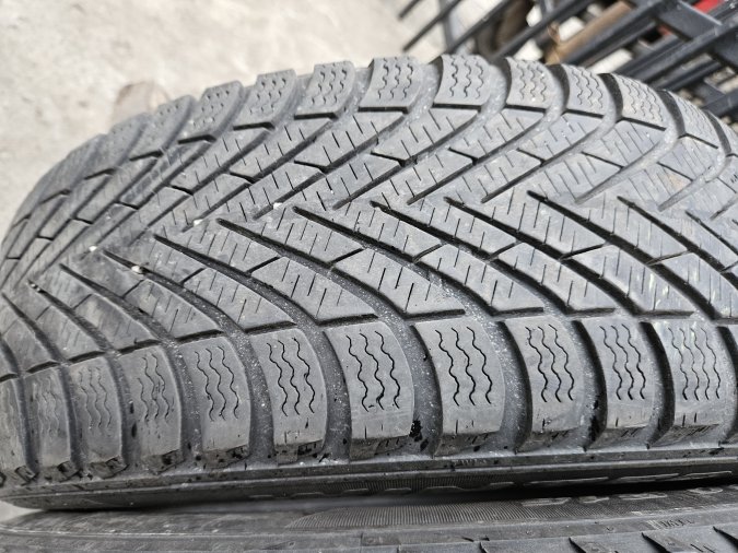 185/60 R15 Pireli