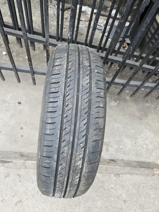 185/60 R15 Bridgestone