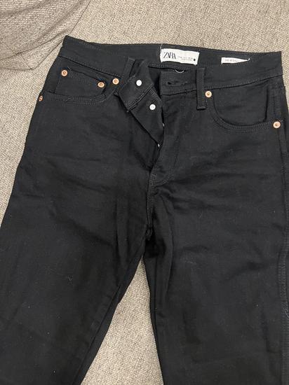 Crne Zara pantalone