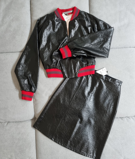 Zara komplet - lakovana jakna i suknja NOV