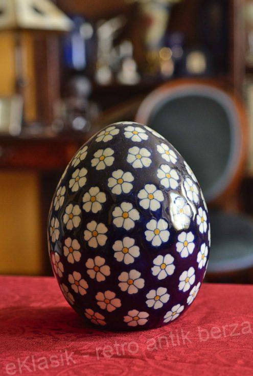 Uskršnje jaje, rad italijanskog majstora, visine 21 cm.