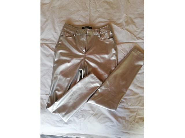 New Yorker srebrne pantalone