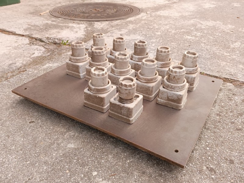 Bakelitna razvodna tabla - stari porcelanski osiguraci