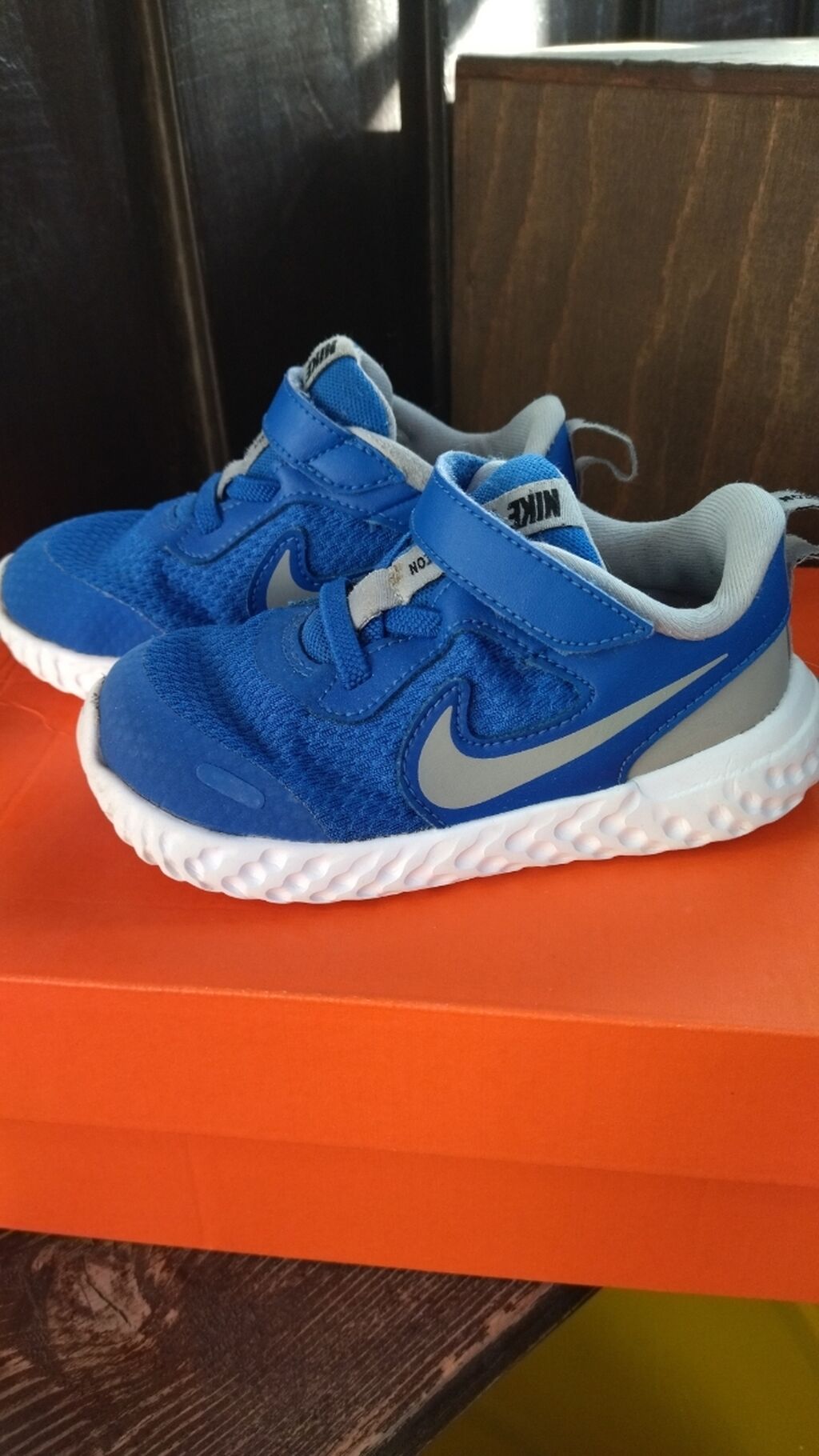 Nike patike za decake. Velicina 25,unutrasnje gaziste 14 cm. Nosene, u