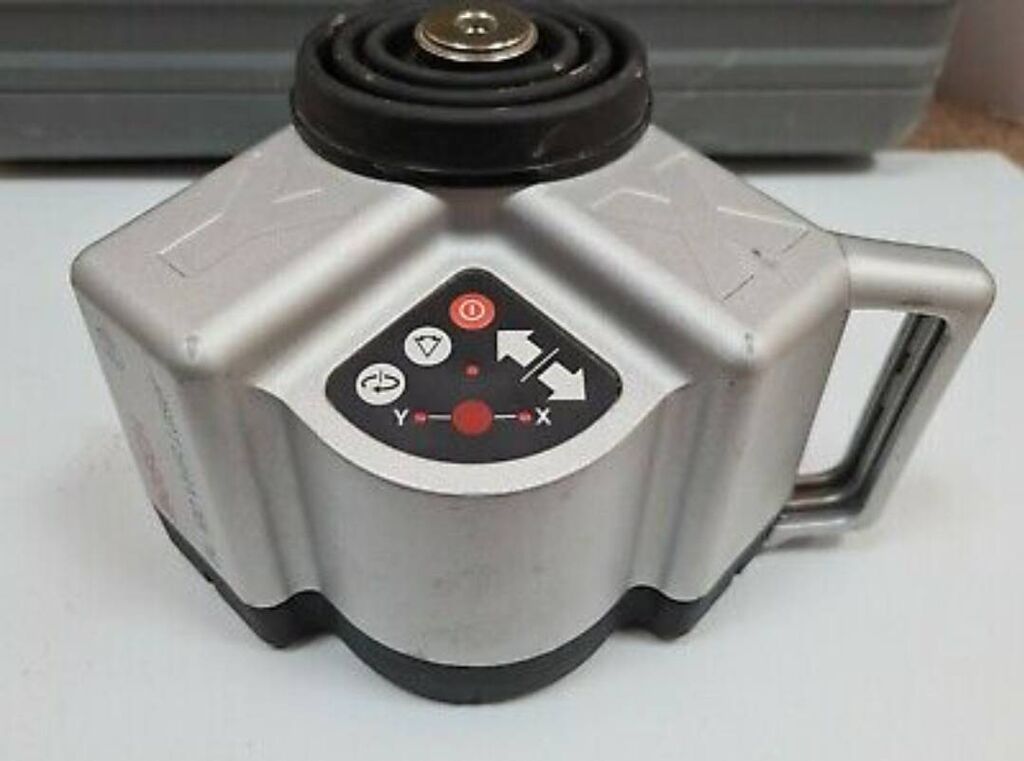 Rotacioni Bosch Laser za nivelisanje sa stalkom Originalni
