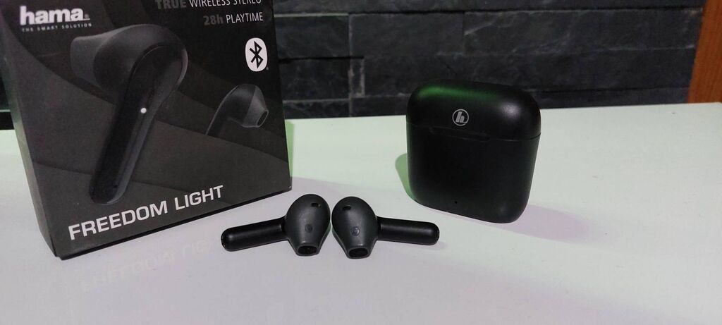 Hama Bluetooth Freedom Light crne slusalice Potpuno nove, u vrlo