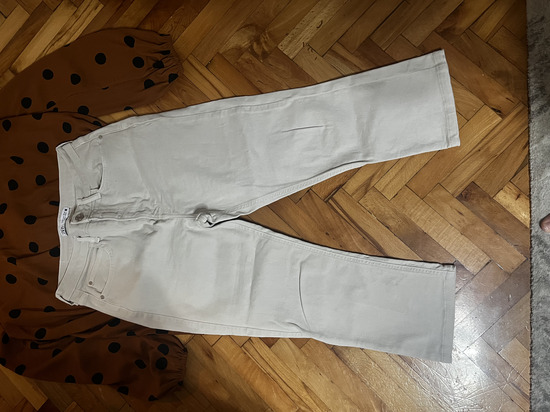 Zara pantalone 38
