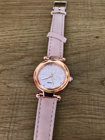 Rose gold rucni sat NOV