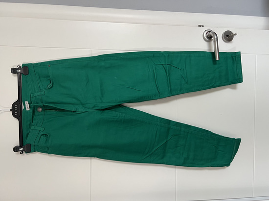 LC waikiki zelene pantalone