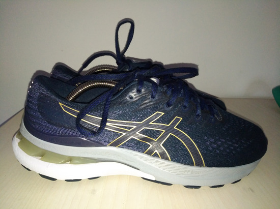 Asics GEL-KAYANO 28 ženke patike broj 39,5