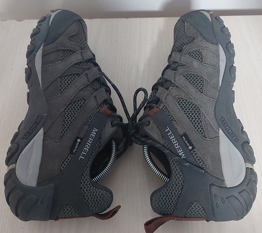 Merrell gore-tex muske patike 43,5 za planinarenje