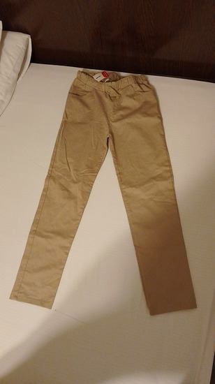 Nove, sa etiketom, pantalone za decake