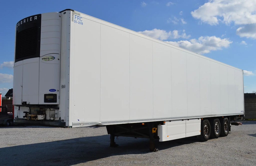 Schmitz Cargobull SKO 24REFRIGERATOR + LIFT ROLLER SHUTTER CARRIER VECTOR 1850Mtº poluprikolica hladnjača