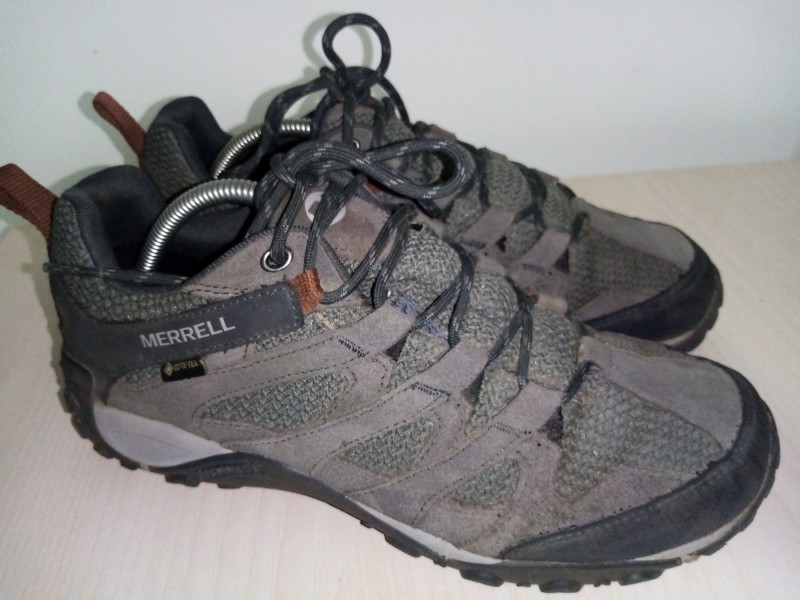 Merrell gore-tex muske patike za planinarenje br 43,5