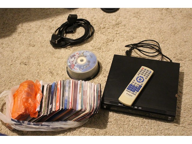 NEO USB  DVD Plejer sa dosta filmova