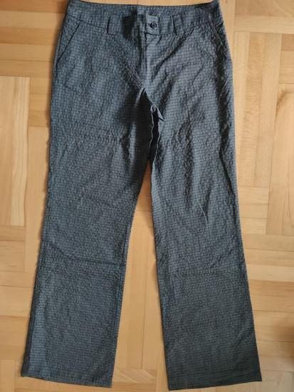 Moderne pantalone sirokih nogavica