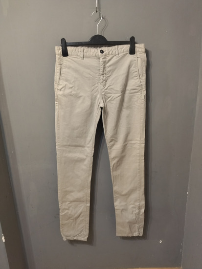 Zara pantalone 32