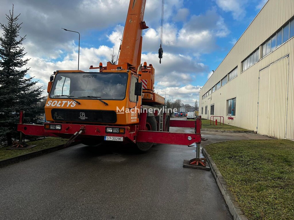 Krupp KMK 3050 na šasiji Grove GMK 3050 pokretna dizalica