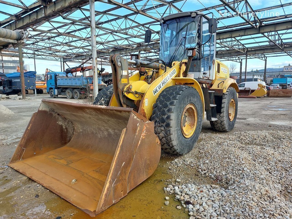 New Holland W130 prednji utovarivač