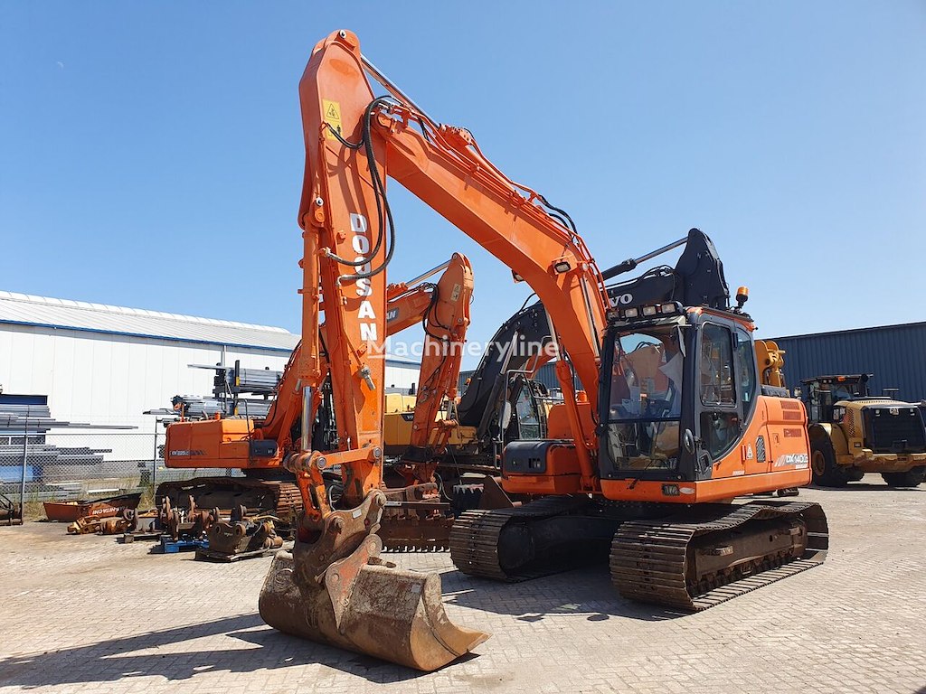 Doosan DX140LC-3 bager guseničar