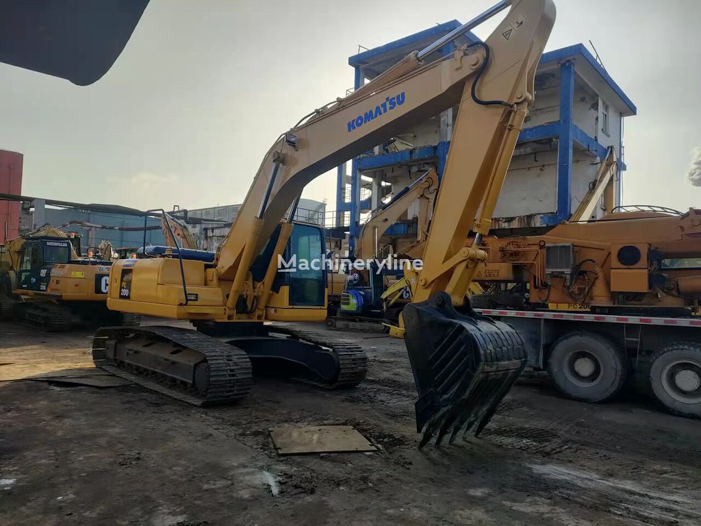 Komatsu PC200-7 bager guseničar