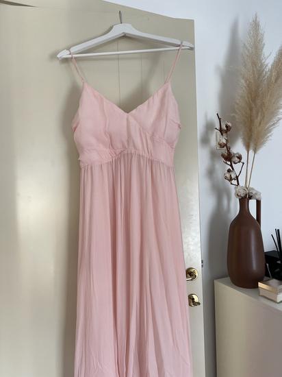 Prelepa roze dugačka haljina