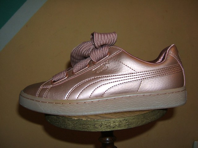 PUMA patike puder roze metalik vel39 NOVO