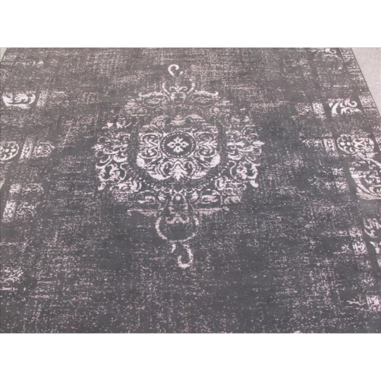 Machine Carpet
290 x 200 cm