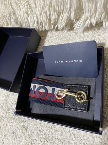 TOMMY HILFIGER privezak,original