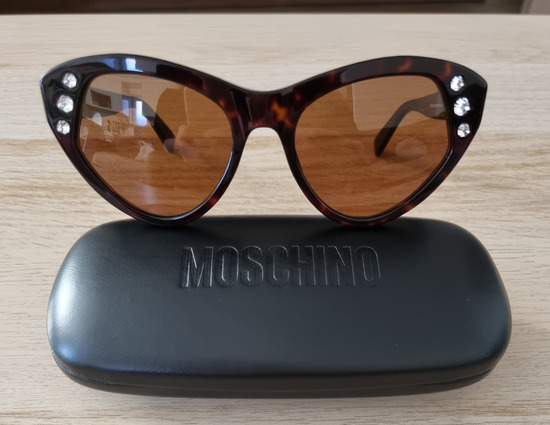 Moschino naocare za sunce crne