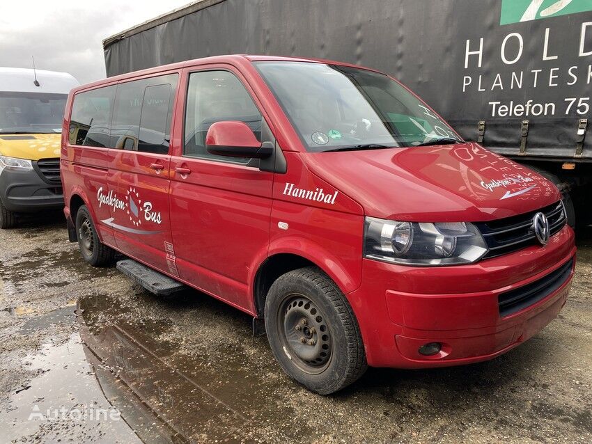 Volkswagen Caravelle putnički minibus