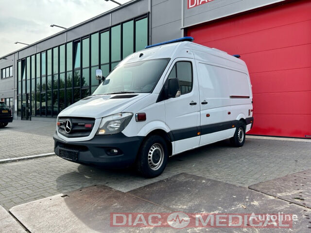 Mercedes-Benz Sprinter 319 CDI Furgon 4x2 Ambulance L2H2 vozilo hitne pomoći