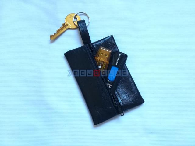 Privezak za ključeve-novčanik koža