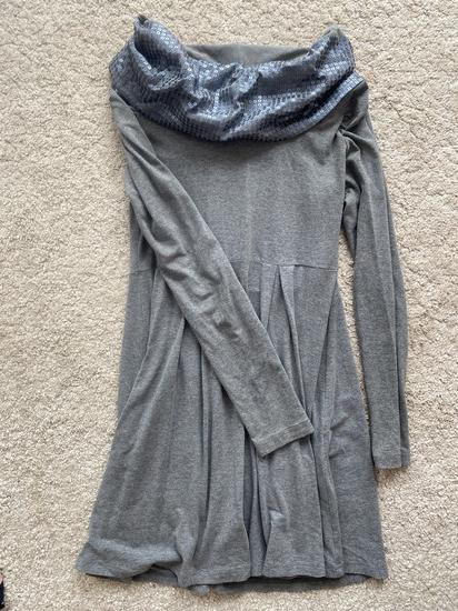 Siva haljina sa sljokicama (france)