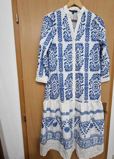 Haljina sa dugmićima