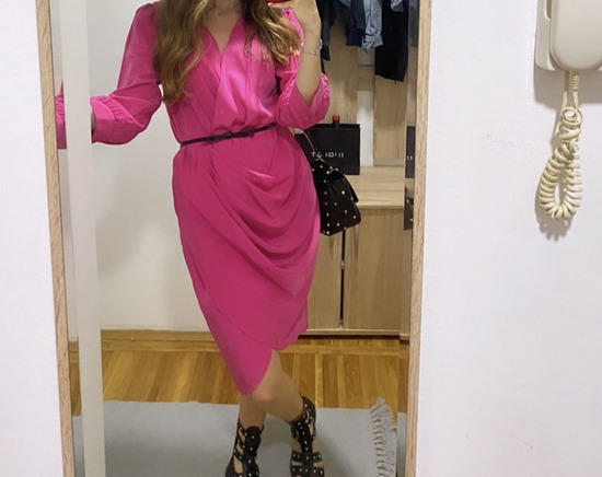 Pink midi haljina