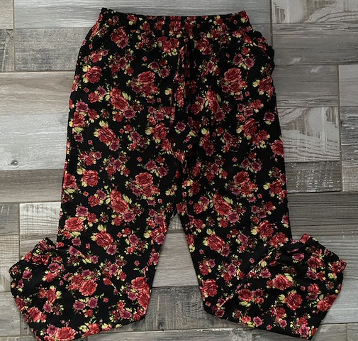 Terranova cvetne pantalone